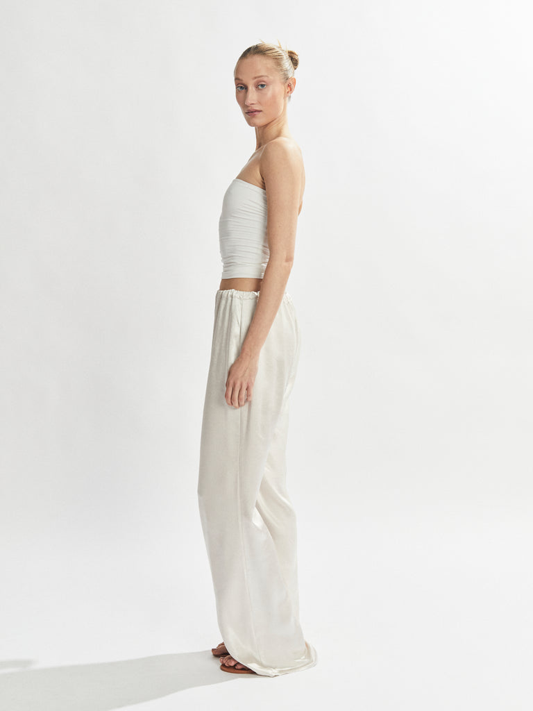 Bottoms – One Mile The Label