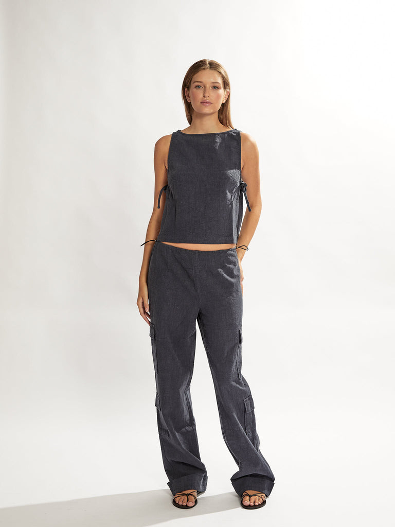 Bottoms – One Mile The Label